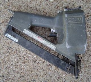 The Master Woodbutcher's Senco SFN2 Finish Nailer Picture Page